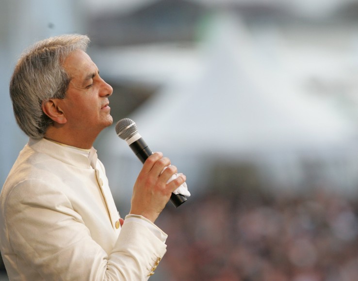 ABOUT PASTOR BENNY HINN